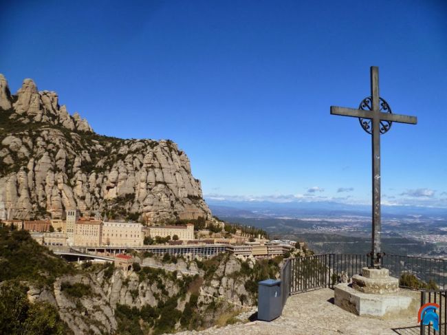 Cruz de San Miguel en Montserrat