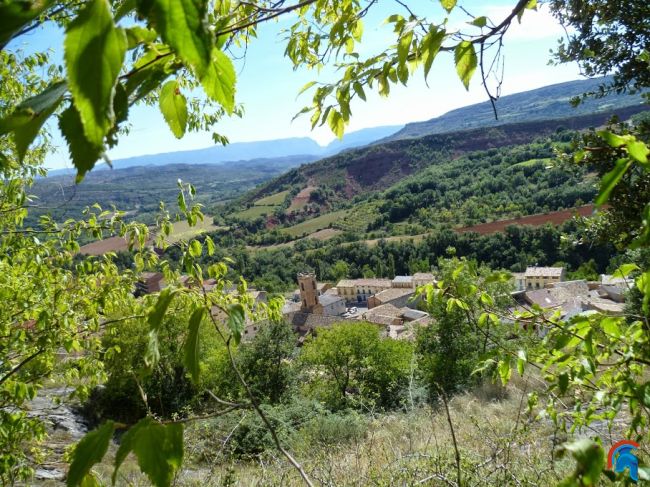 Restos del Castillos e iglesia de Aren