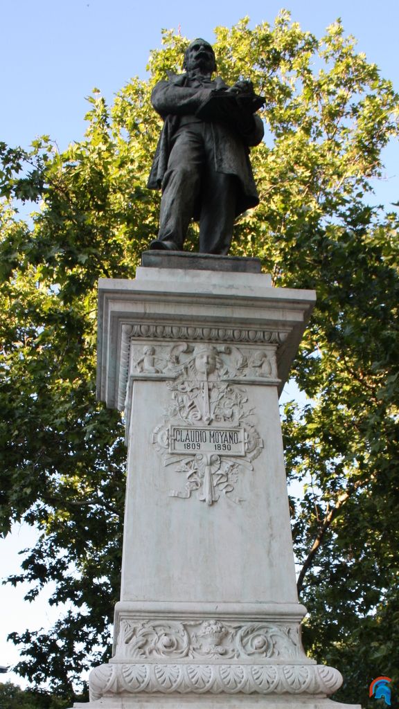 Estatua de Claudio Moyano